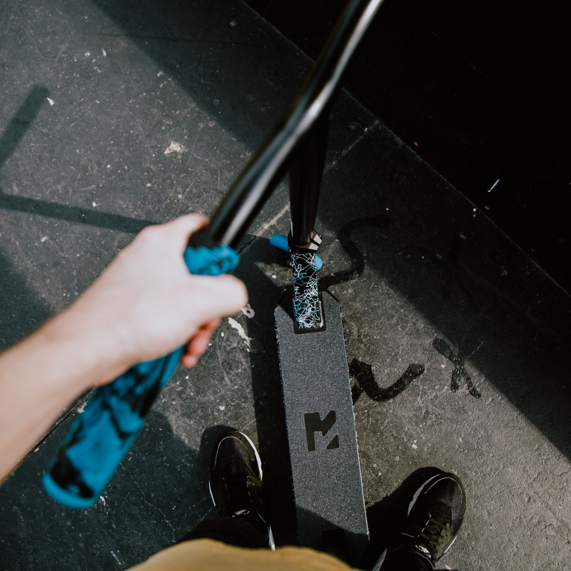 ROOT Type R black / blue Freestyle Scooter